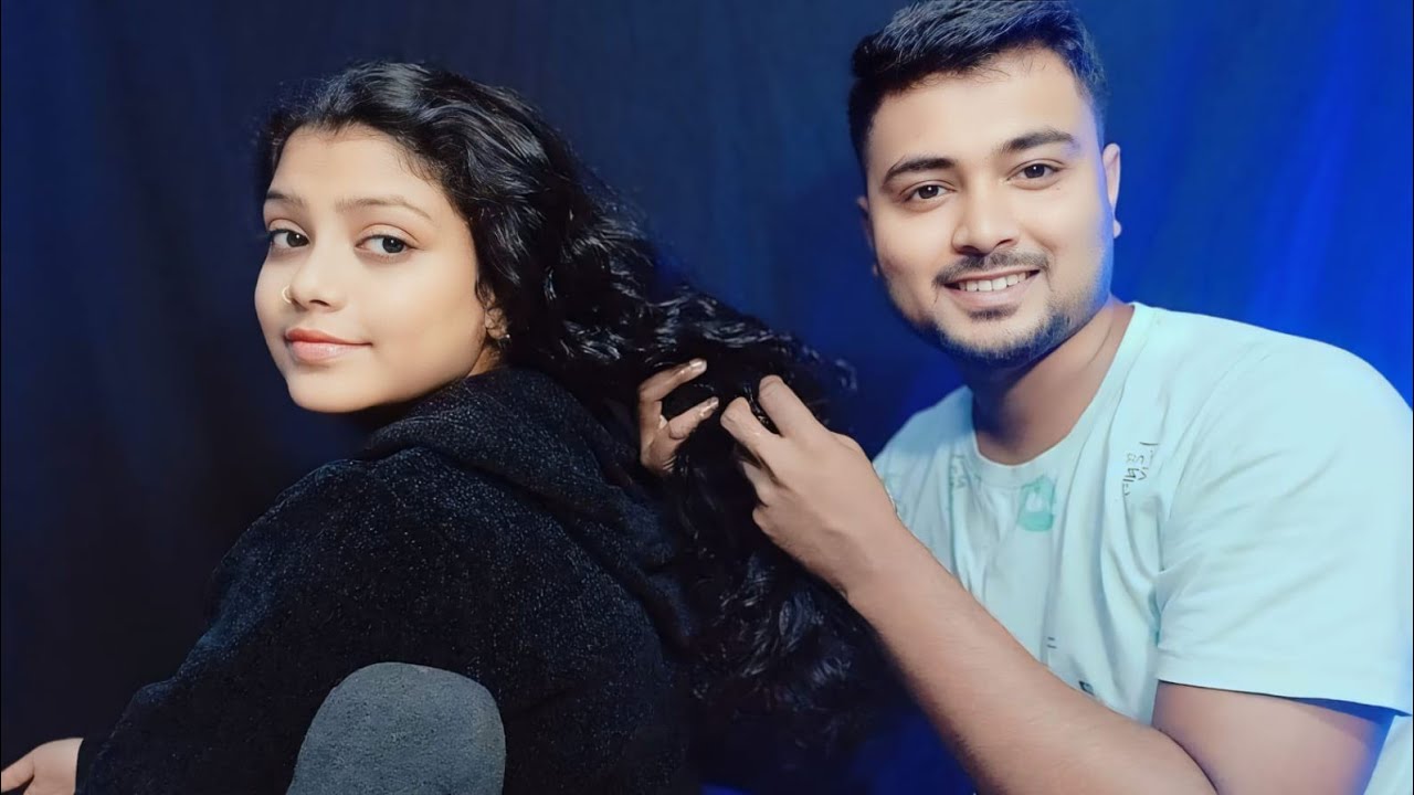 Giving my girlfriend ASMR | Hair Play & Back Scratching - YouTube