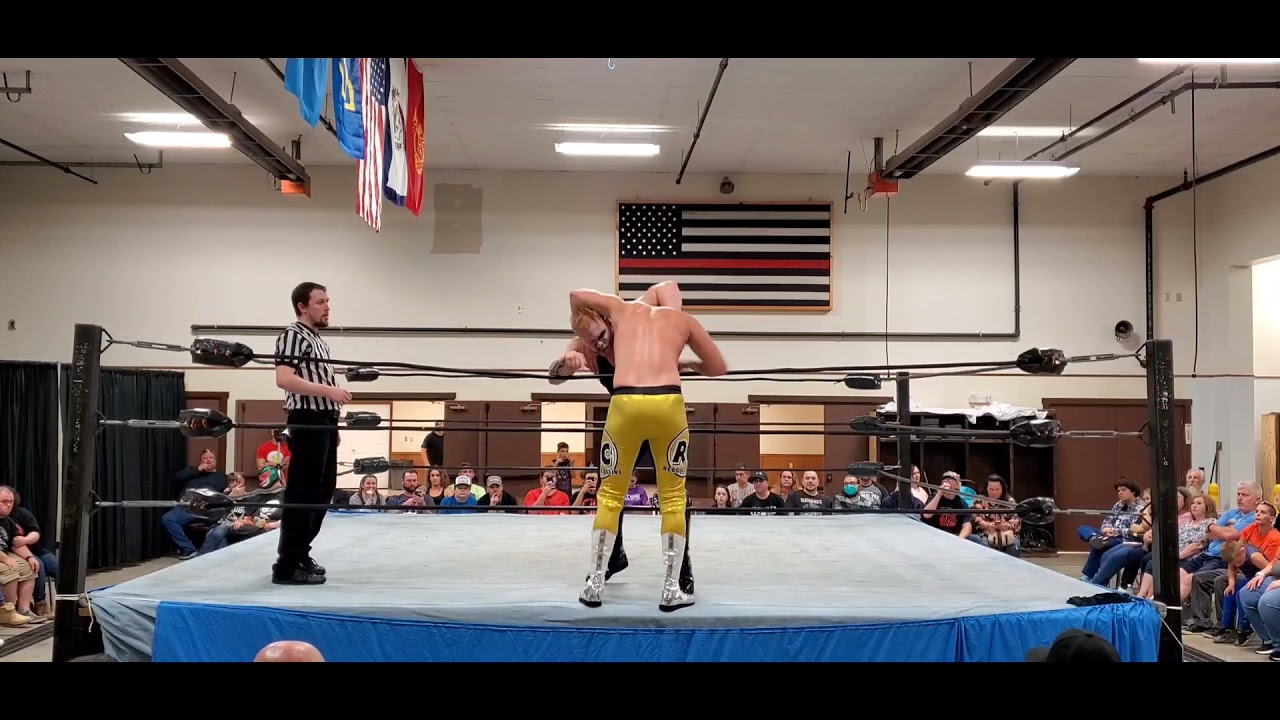 Reggie Collins Vs Jason Radatz - YouTube