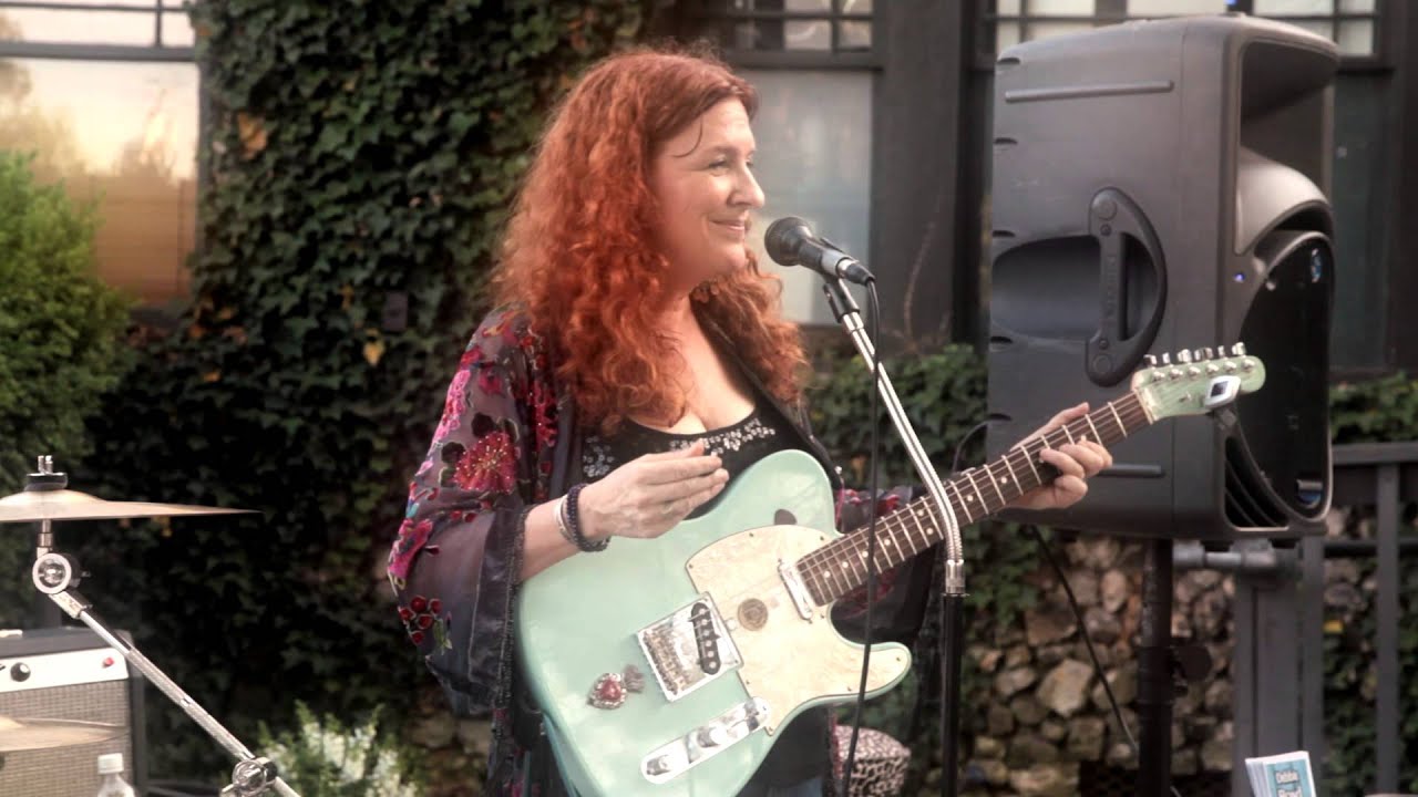 Debbie Bond "All Tied Up" At Rock House Eatery. - YouTube