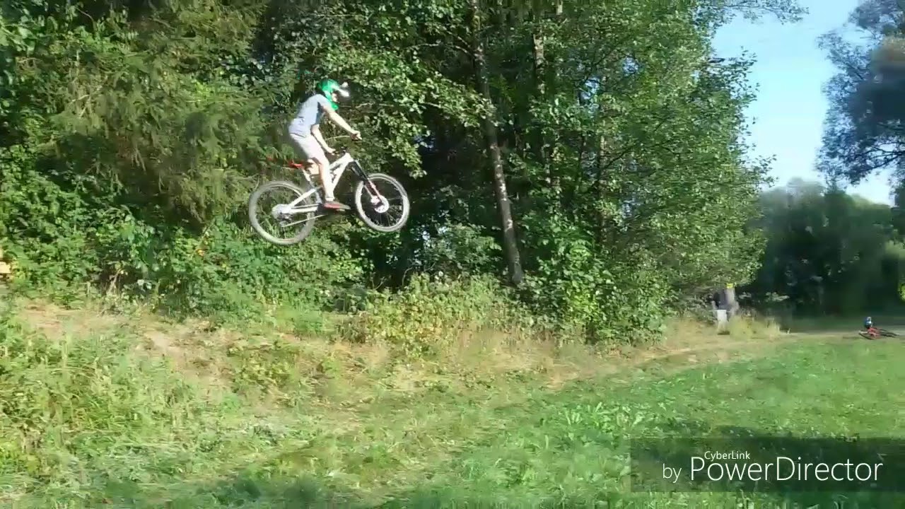 8 Meter Road-Gap ! - YouTube
