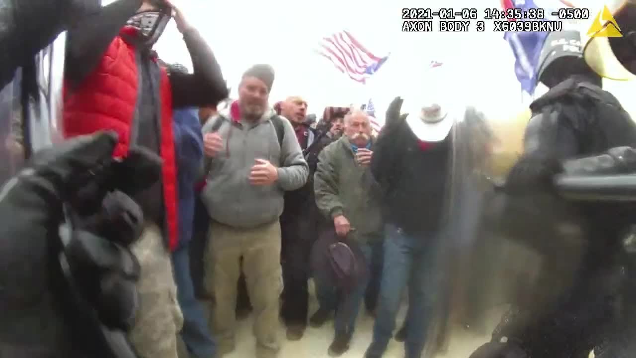 Body camera video shows Markus Maly pepper-spraying police during U.S ...