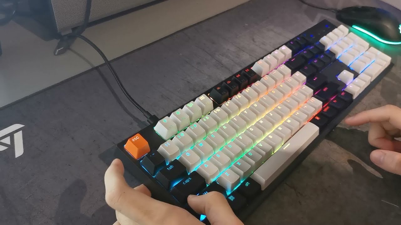 Keychron C2 Brown Switch ( Unboxing and Sound test) - YouTube