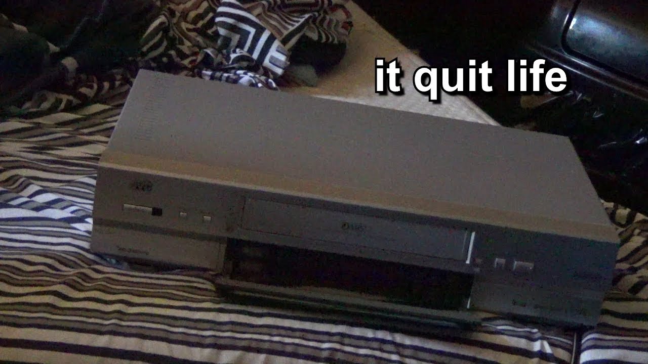 rip d-vhs player - YouTube