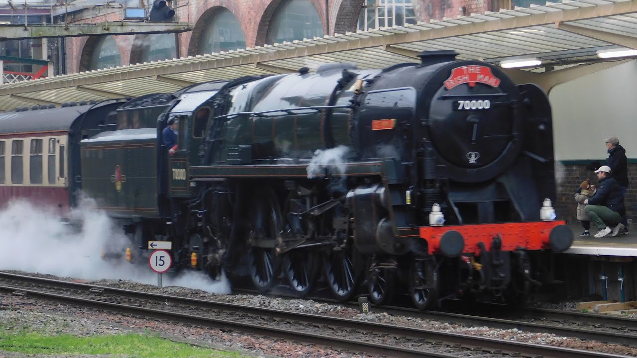 70000 Britannia & 37688 at Chester | 5P45 Crewe HS to Coton Hill T.C ...