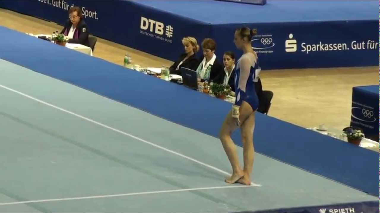 Giulia Hindermann FX DM 2012 - YouTube