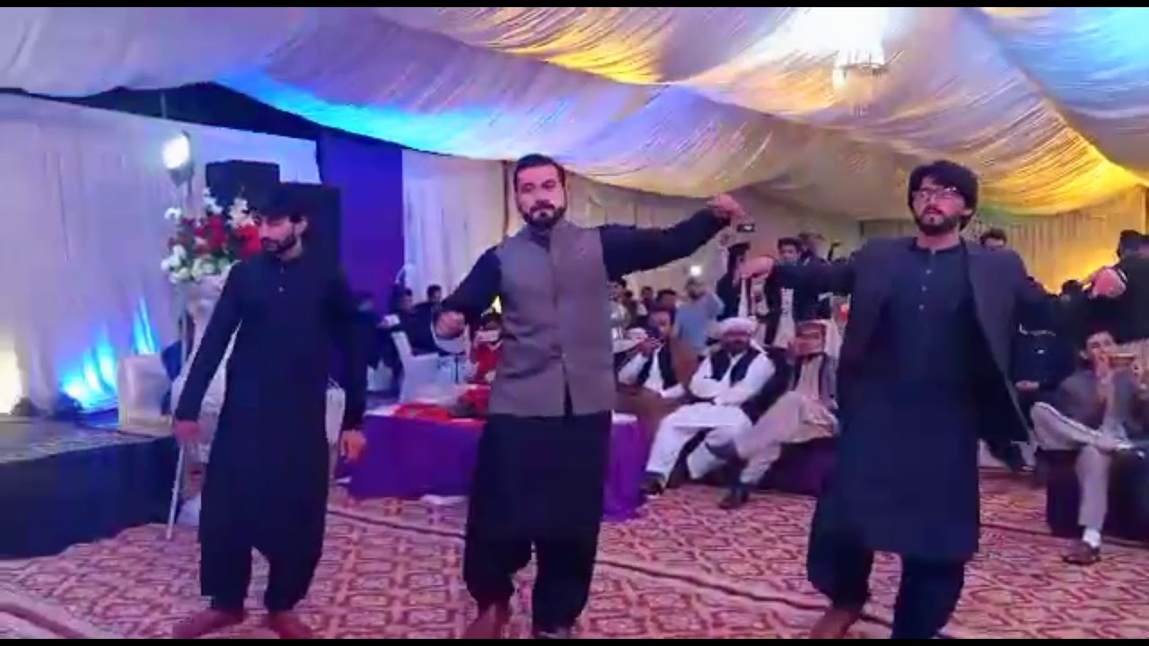 Paktoon formal attan During welcome party in BZU multan - YouTube