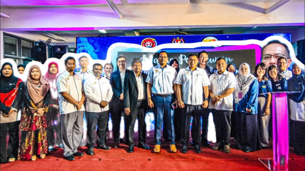 Gimik perasmian dan vip group photo bagi majlis peluncuran AI Powered ...