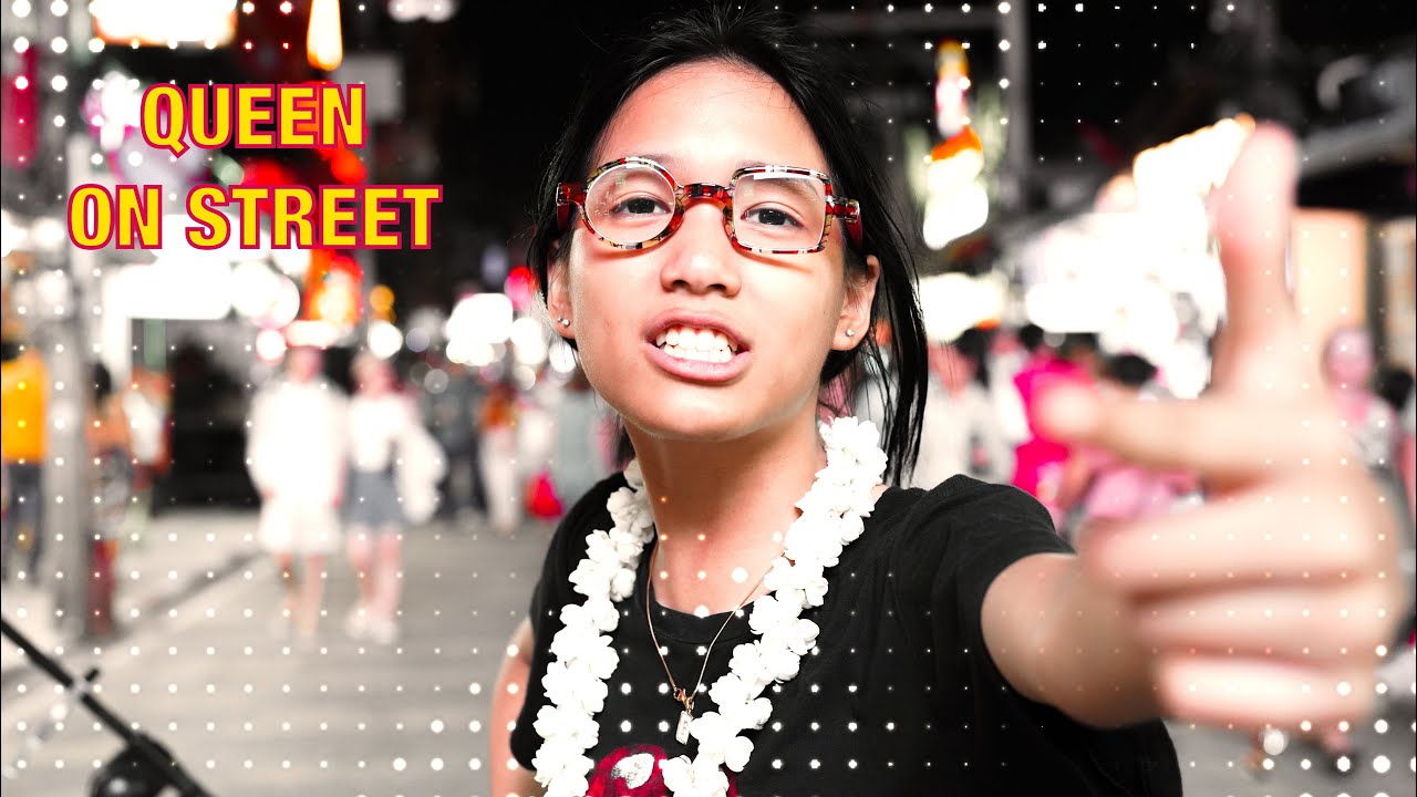 The gifted performer @QueenOnStreet . 2 camera video of the show again ...