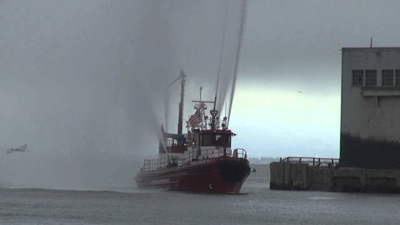 San Francisco Phoenix Fire Boat #1 - YouTube