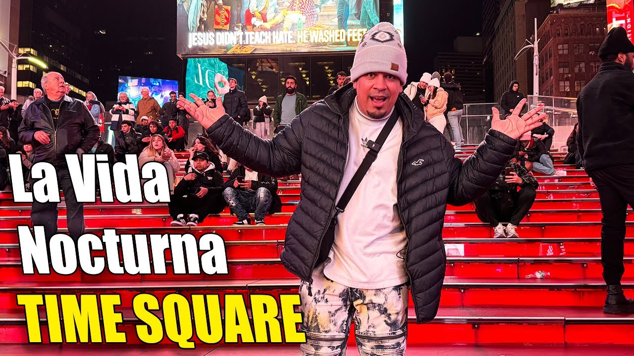 Como es la INCREIBLE ESCALERA ROJA DE Time Square NY - YouTube