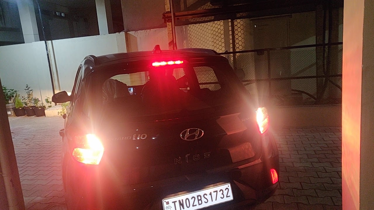 How to Park Your Car In Reverse |Perpendicular Reverse Parking Lesson ...