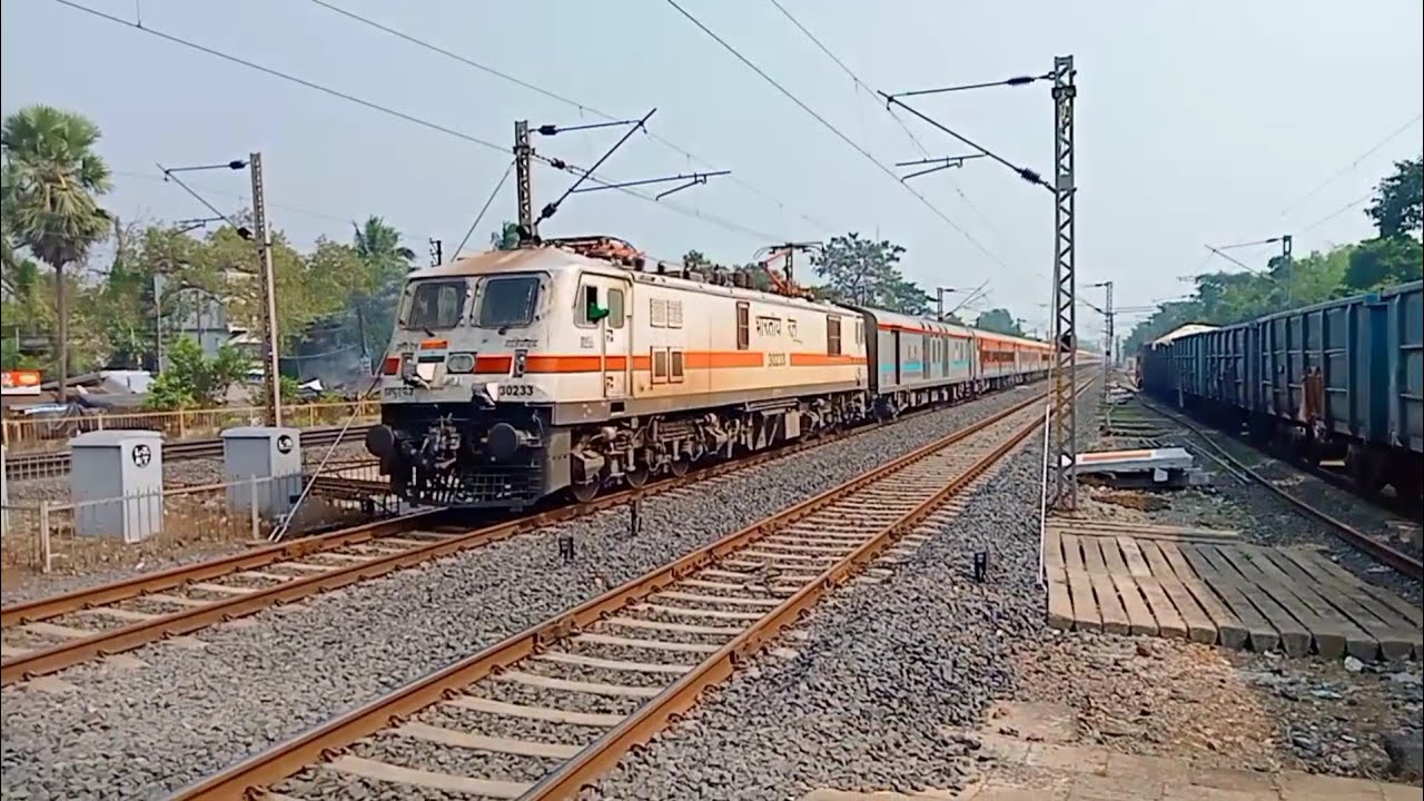 High Speed Train।। Indian Railways Speed Train WAP-7 - YouTube
