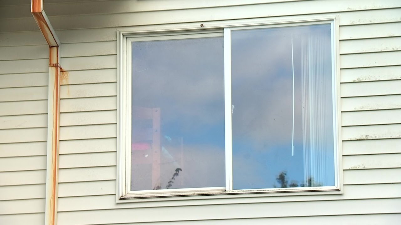 Child falls from second-story window in Hillsboro - YouTube