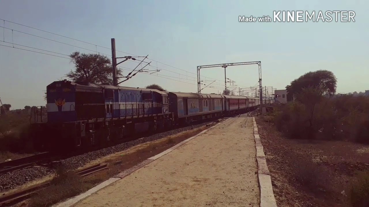 19027 Vivek Express accelerating through Raipur Haryana Station(hisar ...