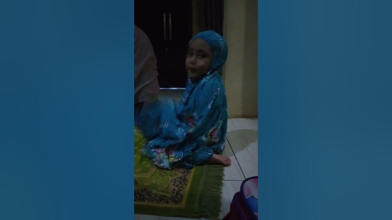 Zahra bermain (2) - YouTube