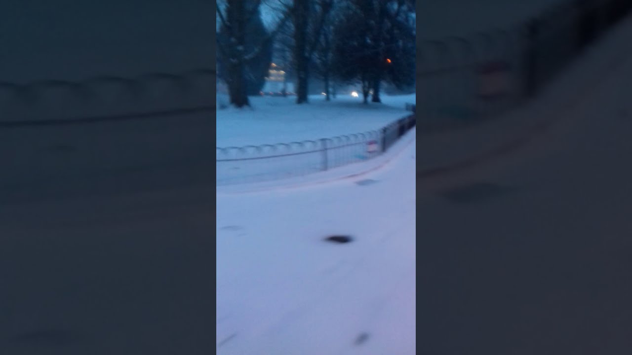 BIKE RIDE THROUGH RIVERSLEY PARK NUNEATON IN THE SNOW - YouTube