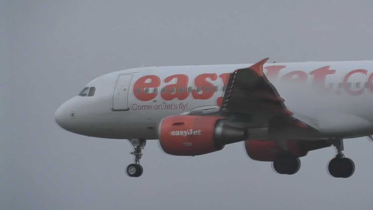 Wing Condensation on Arriving Aircraft | Easyjet and Ryanair | BRS/EGGD ...
