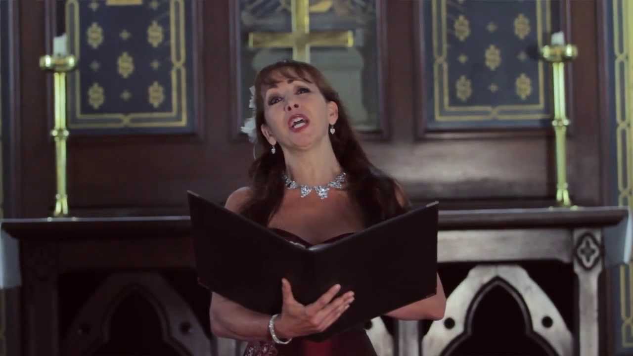 Maria Kesselman sings Ave Maria - YouTube