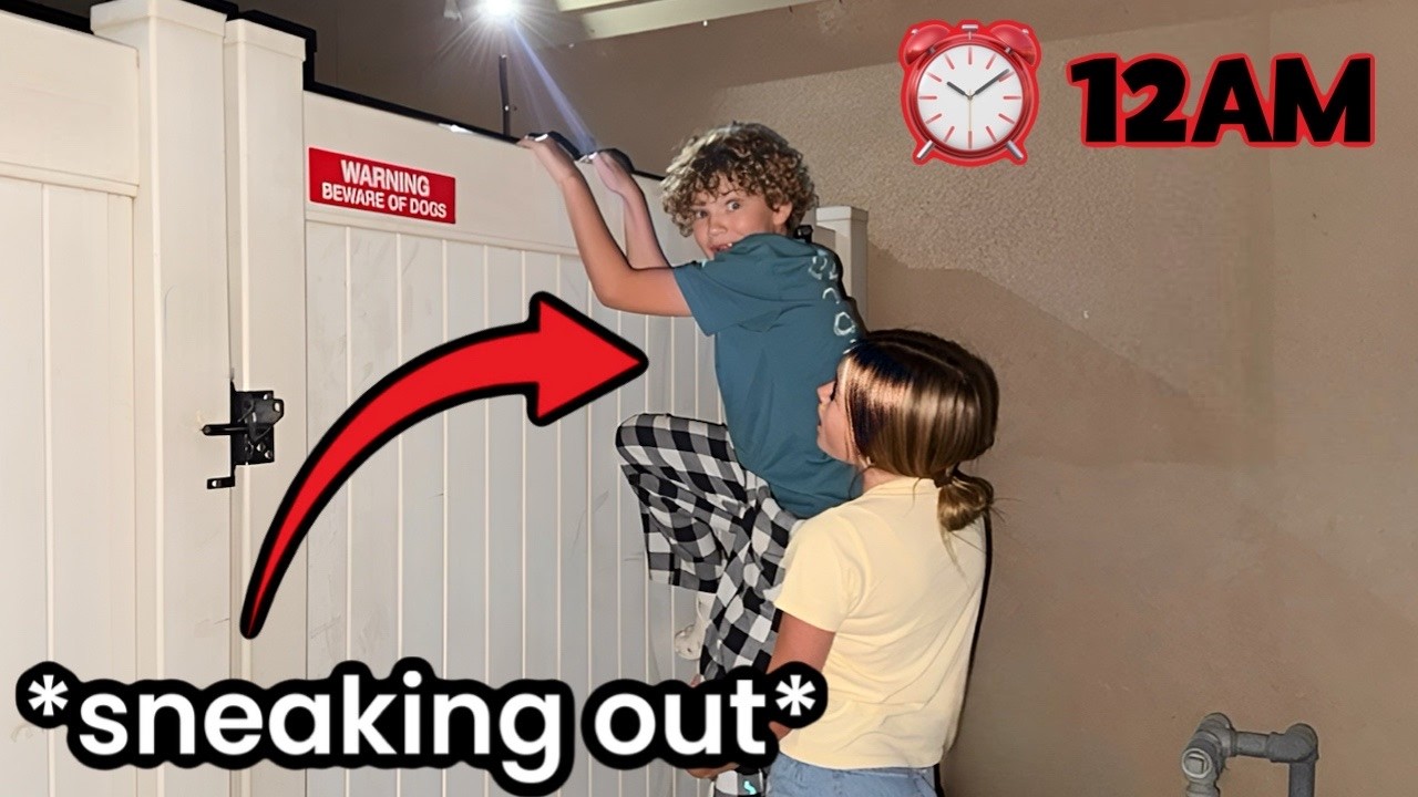 SNEAKING OUT of the HOUSE at 12AM with my LITTLE BROTHER 😱 - YouTube