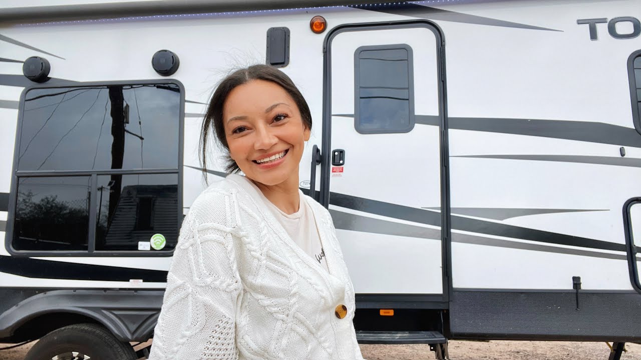 MOVING INTO AN RV AND GOING TO UTAH! - YouTube