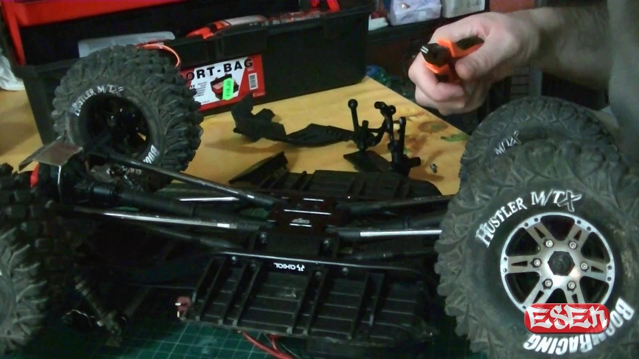 Rc scaler - AXIAL SCX10 II - servo and battery relocation - YouTube