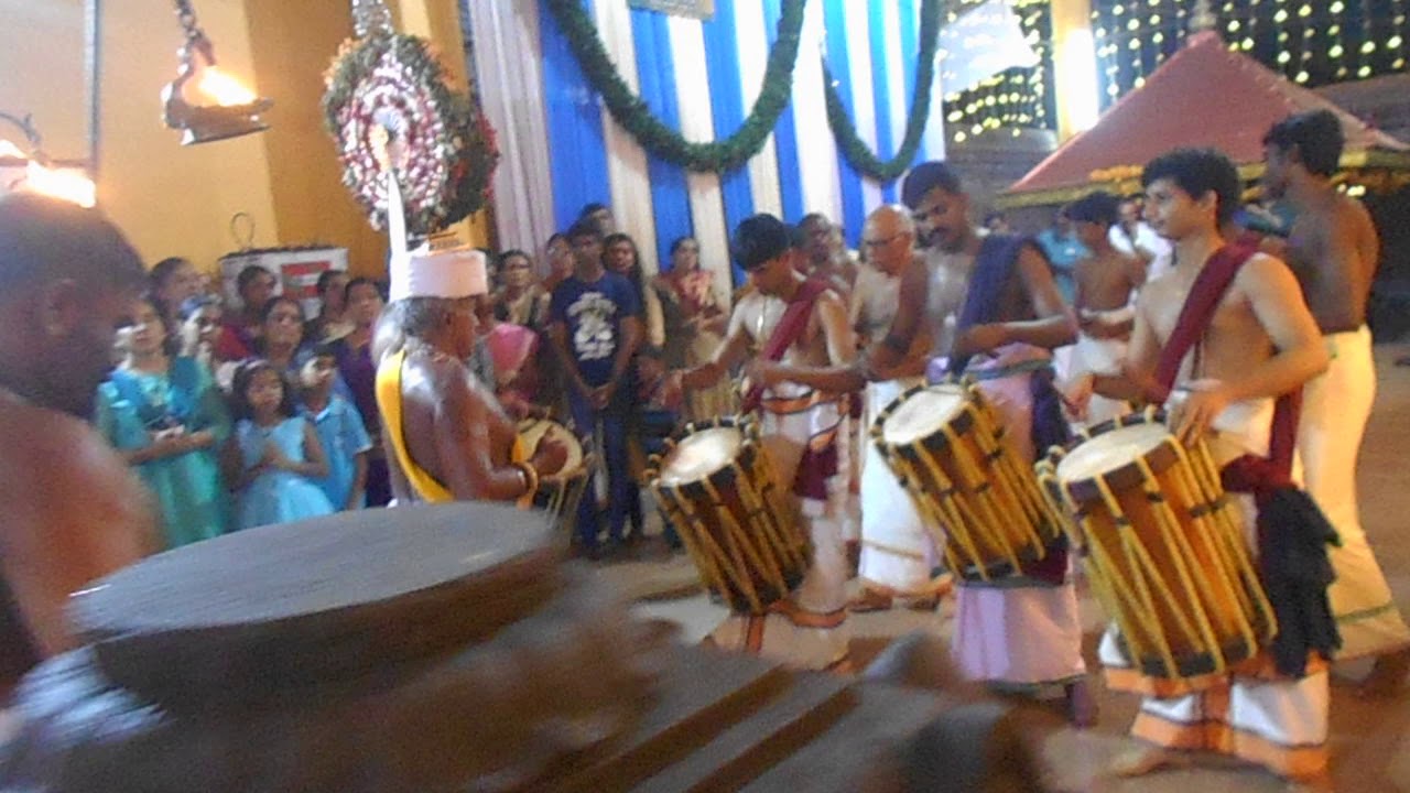 तिडम्ब नृत्तं thidamb nritham पुतुमना गोविन्दंन नम्बूतिरी - YouTube