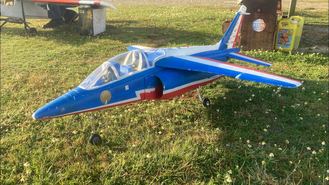 Premier vol et crash alpha jet rc - YouTube