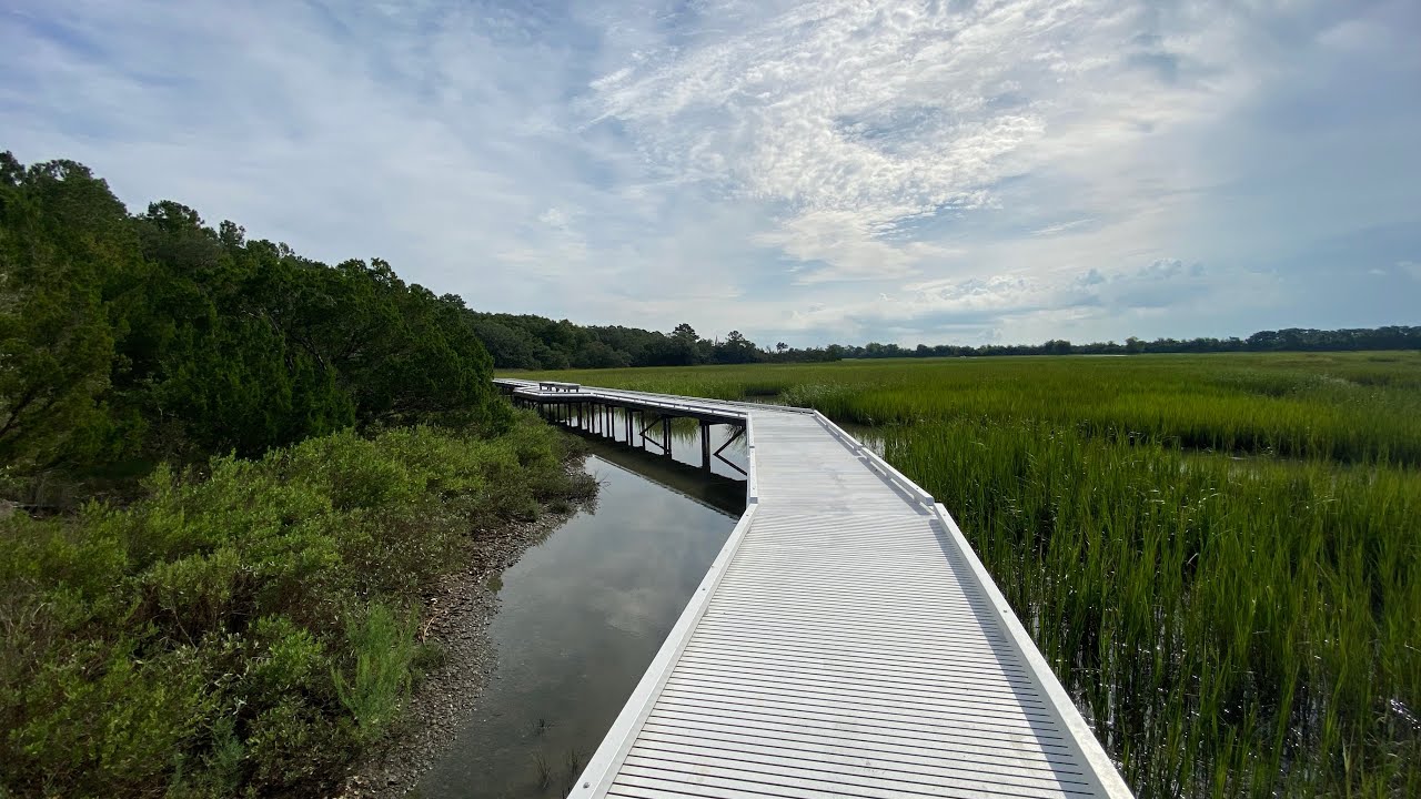 A walk on the Sewee Shell Ring Trail in Awendaw, South Carolina. - YouTube