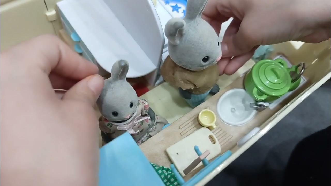 Петя English учит Ириску русским словам (зайчики 🐰🐰) - YouTube