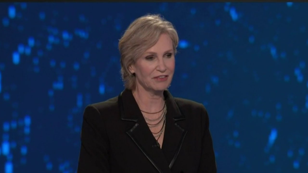 Jane Lynch hosts The Weakest Link on Live in the D - YouTube