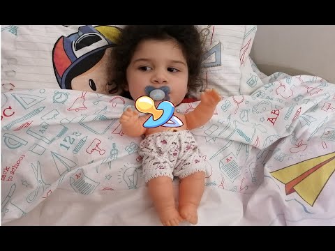 Ece Ceylin Tekrar Bebek Oldu Emziği Çok Sevdi / Eğlenceli Çocuk Videosu