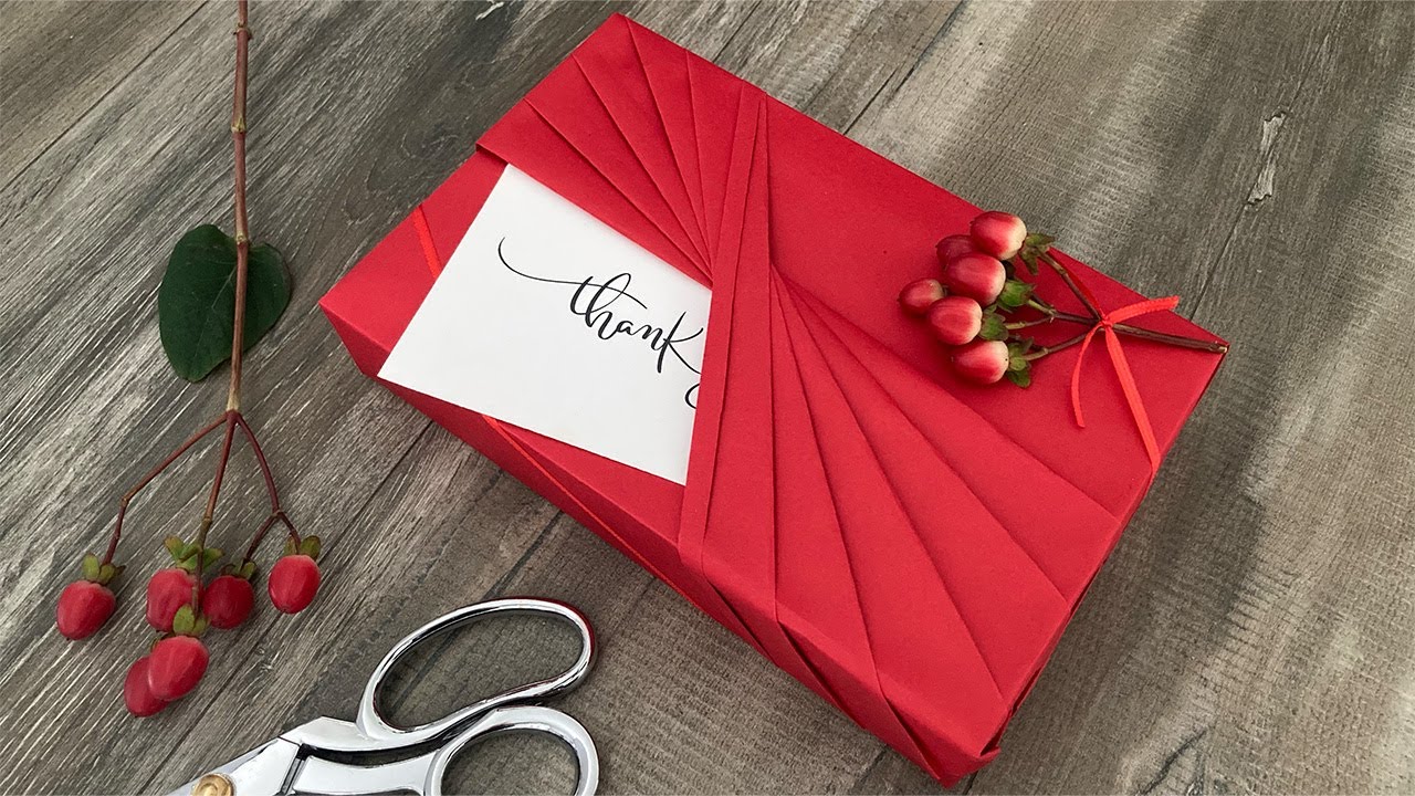 Twisted Pleats Gift Wrapping | Gift Wrapping Ideas - YouTube