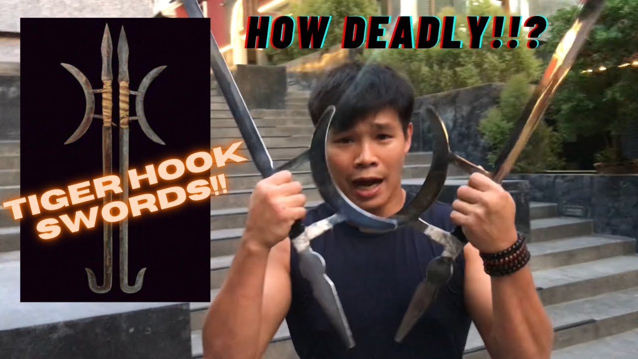 How Deadly options of Tiger hook swords!!? Shuanggou - YouTube