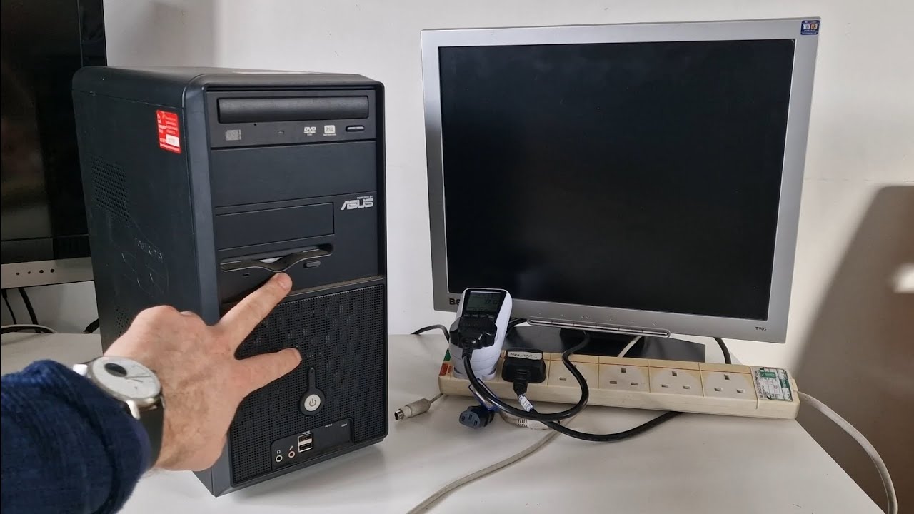 It's a LOT older than it looks! What's inside this PC? Will it work? # ...