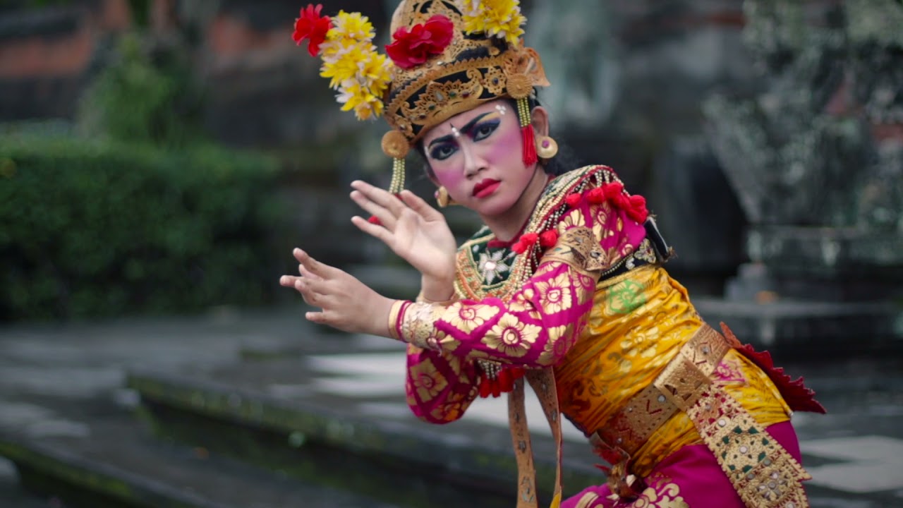 Tari Condong Legong Keraton - YouTube