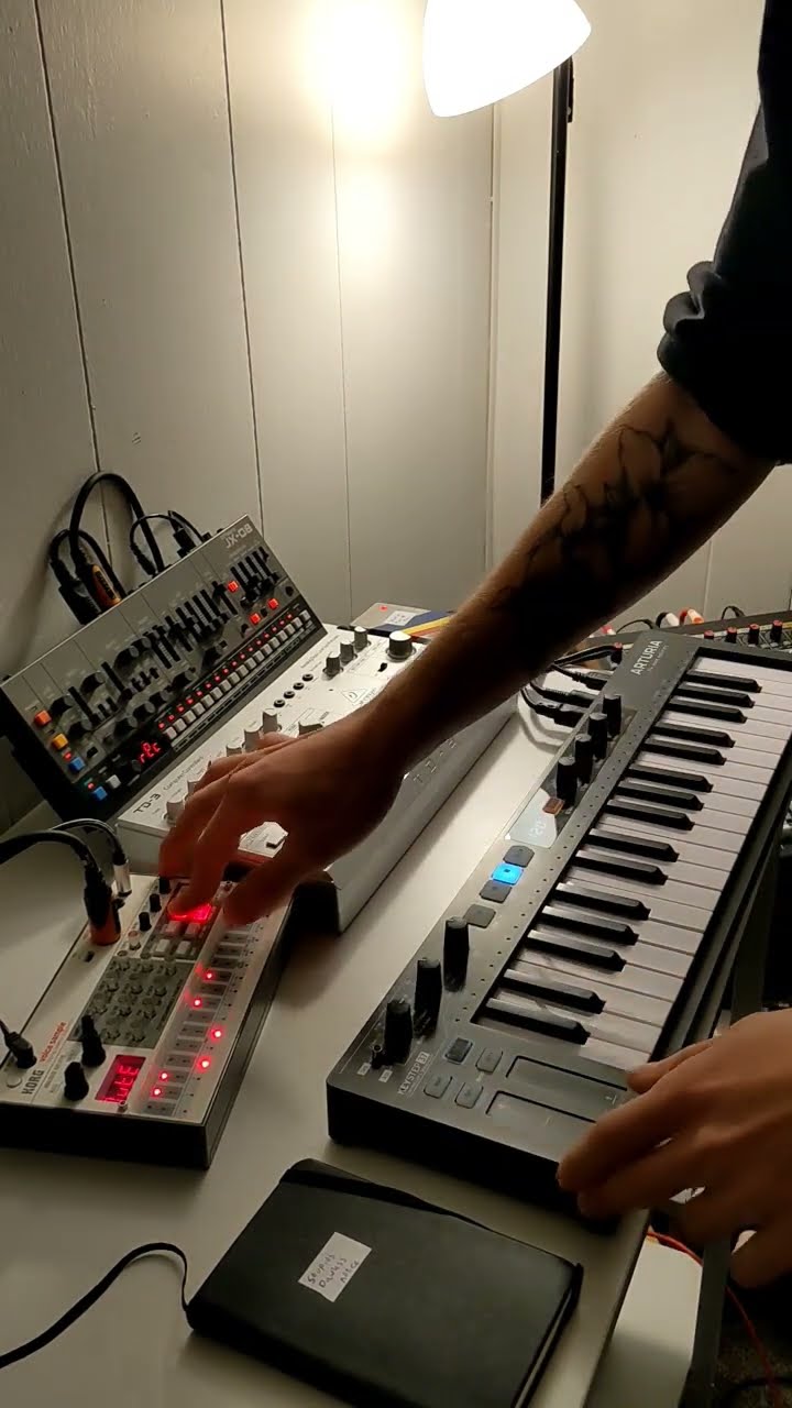 Dawless jam #15 // vocla sample 2 // 01w/fd // jx-08 - YouTube