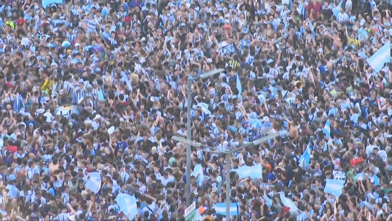 Argentina fans gather in central Buenos Aires to celebrate victory ...