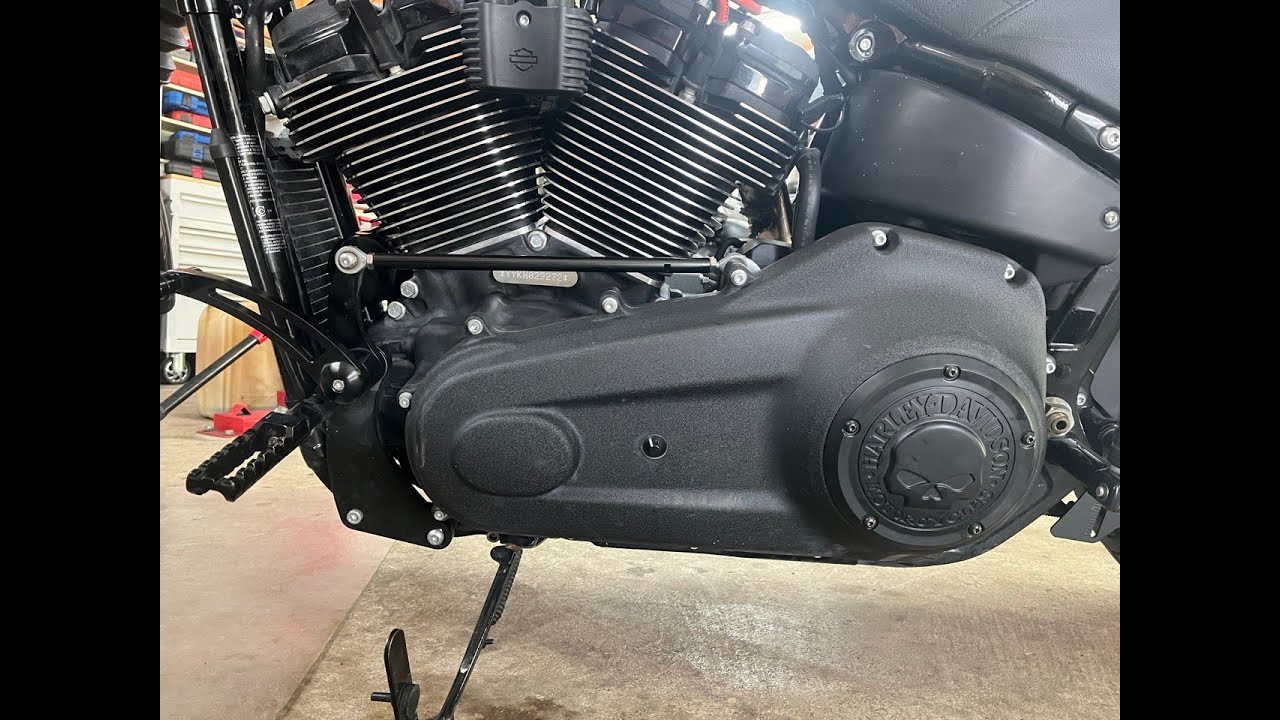 Harley-Davidson 2022 Street Bob 114: Primary-Chaincase Oil Change ...