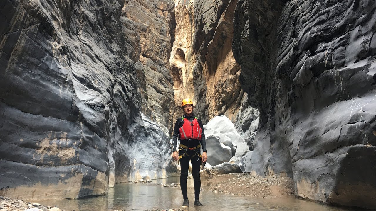 ลอง water trekking ครั้งแรกที่โอมาน - YouTube