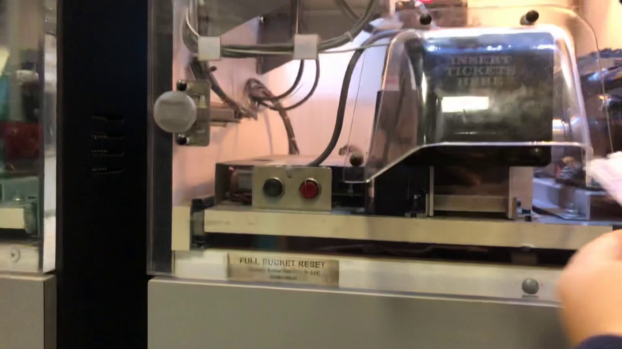 Chuck E. Cheese Ticket Muncher - YouTube