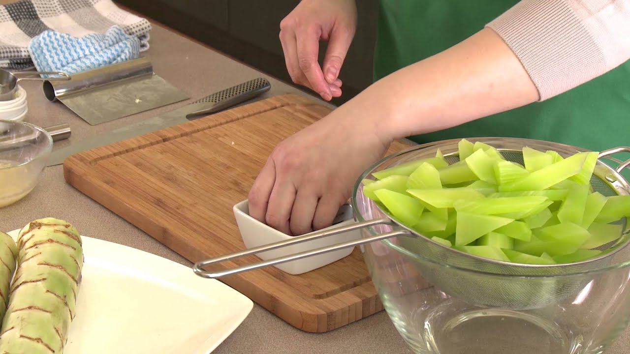Spicy Garlic Celtuce Strips (Simplified Chinese) - YouTube