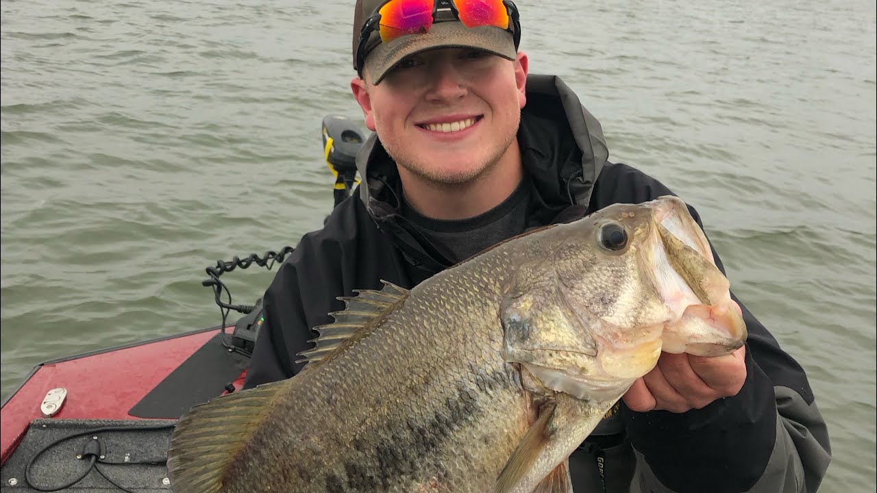 9TH PLACE ON LAKE BOB SANDLIN TOURNAMENT - YouTube