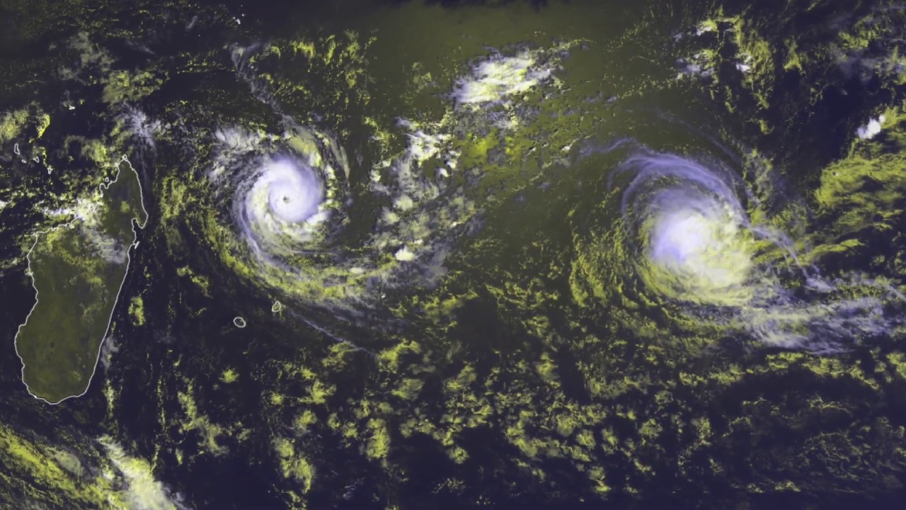 Le cyclone tropical intense CILIDA en approche de l'île Maurice - YouTube