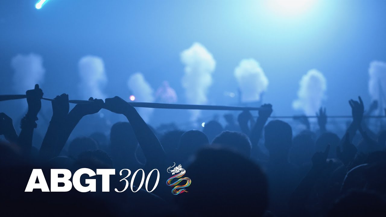 Above & Beyond ‘Distorted Truth’ (Live at #ABGT300 Hong Kong) 4K - YouTube