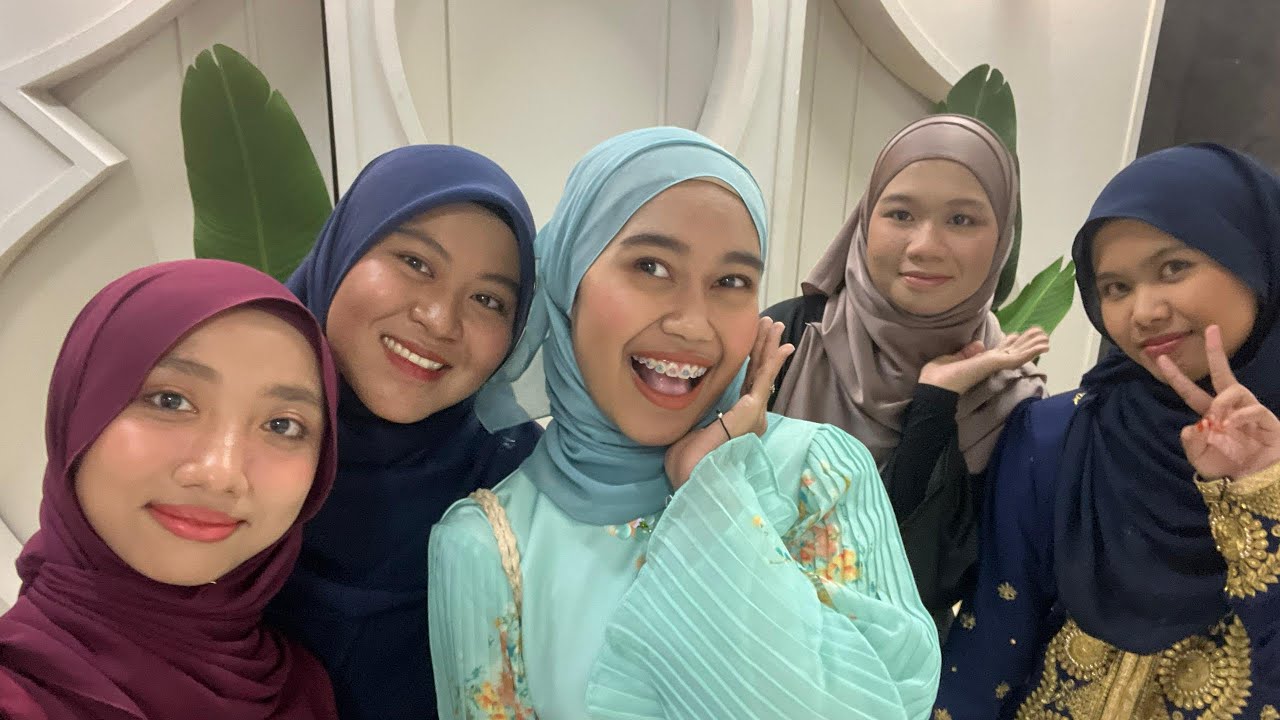 behind the scenes pre-raya photoshoot with girlfriends 💕💋 - YouTube
