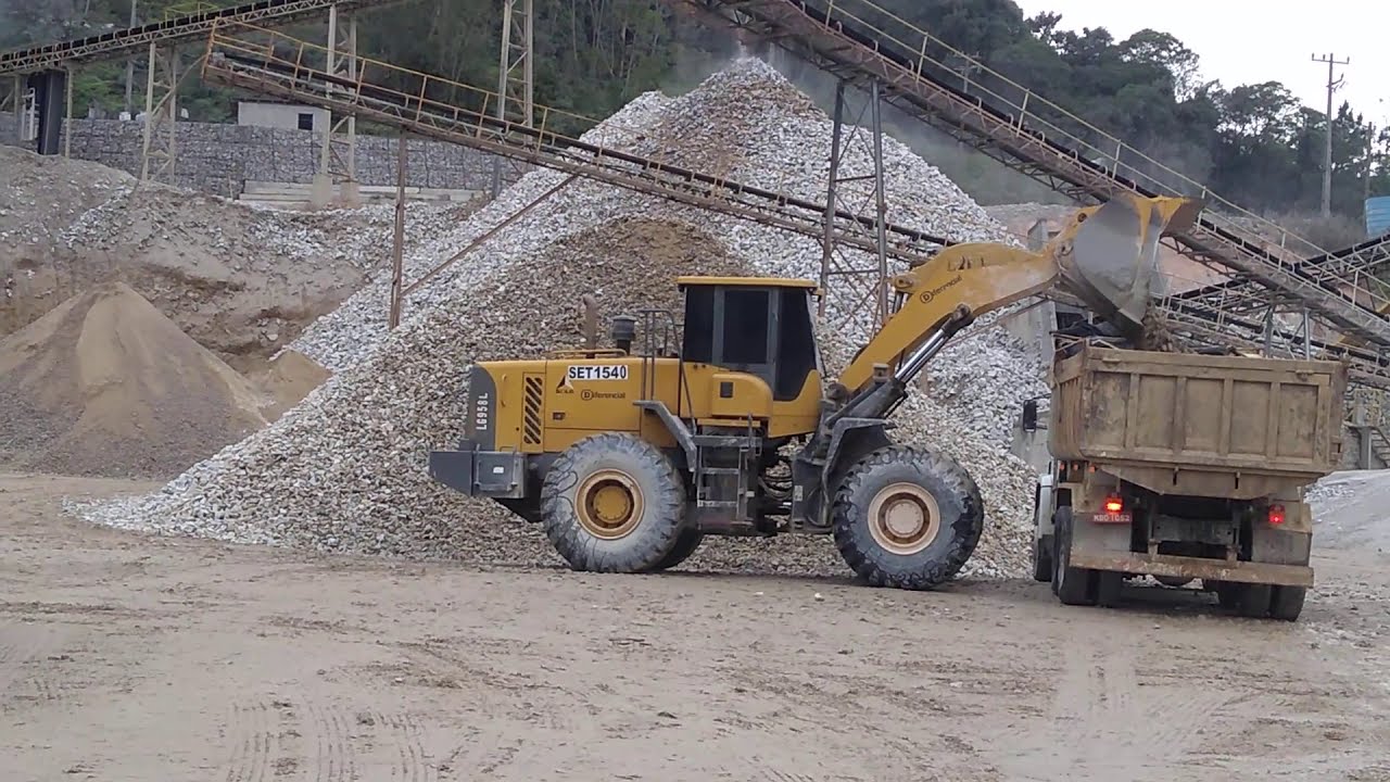Wheel Loader 958 L SDLG and truck - YouTube
