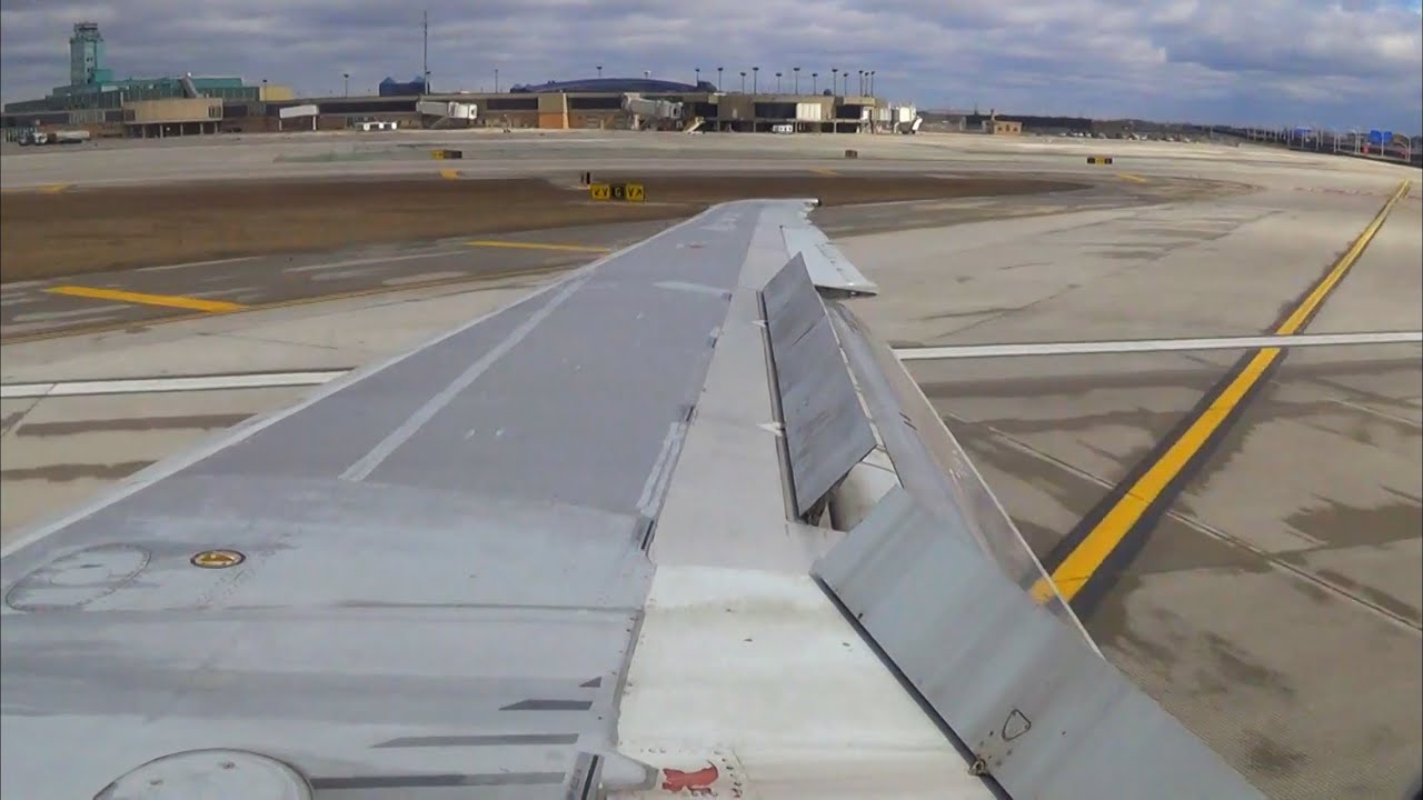 Delta Airlines MD-88 [N969DL] Landing on Crosswind Runway | Detroit ...