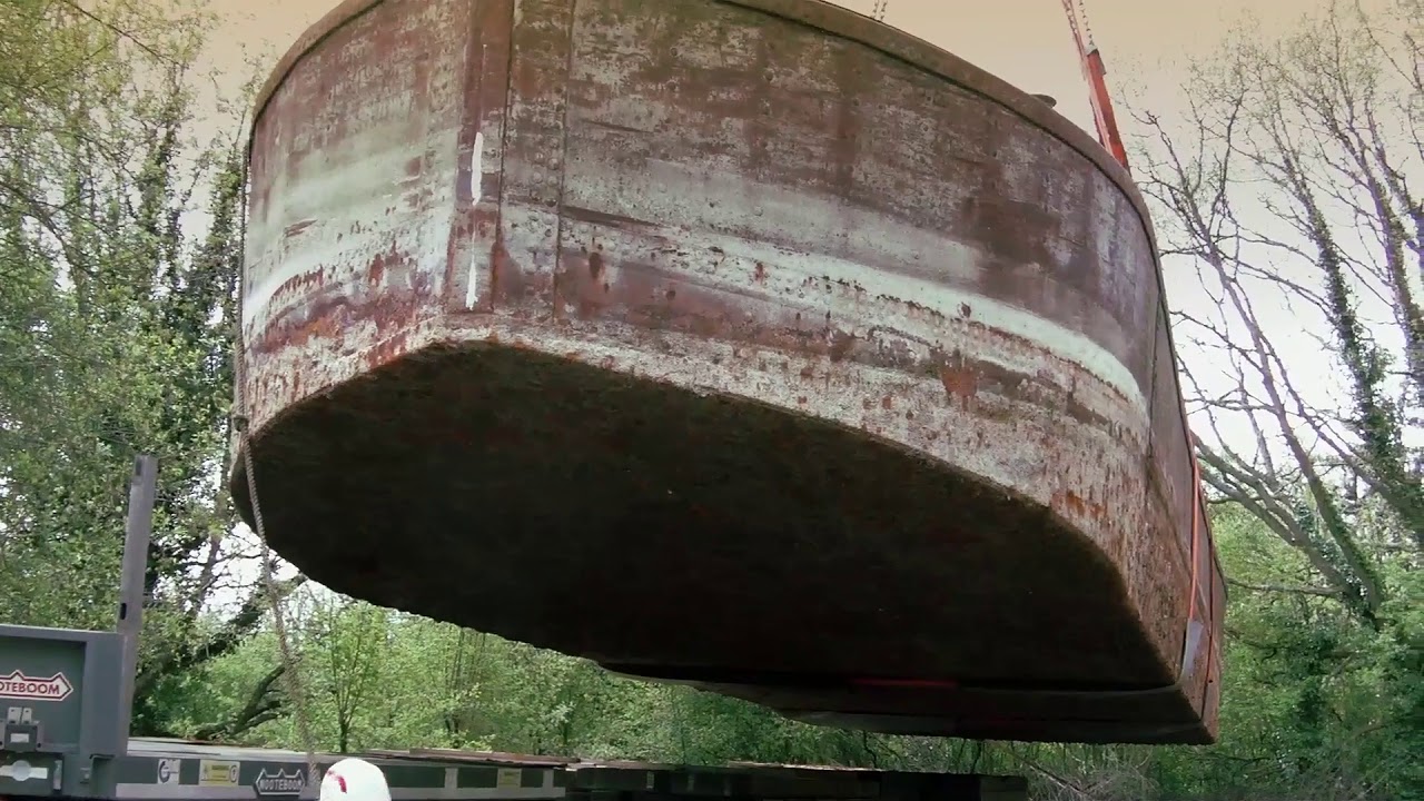 Episode 4 - Self build barge home arrives in site - YouTube
