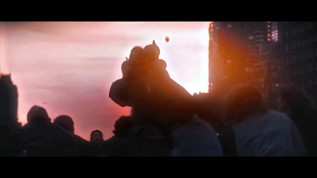 Running from the daylight - The batman - YouTube