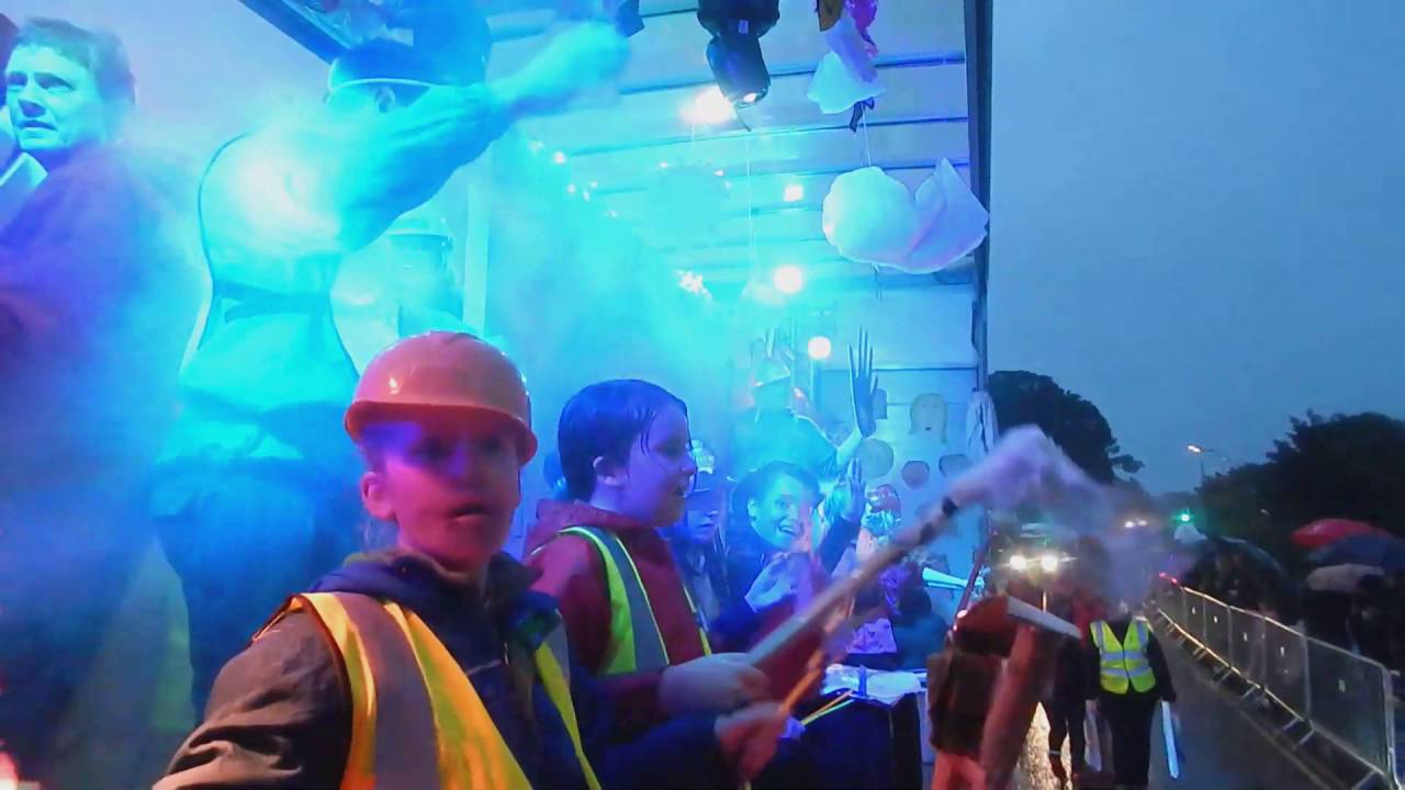 Kendal Torchlight Procession 2016 - YouTube